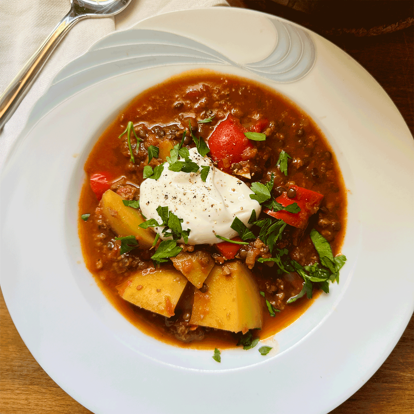 Vegetarisk gulasch 50/50 - Vegomagasinet